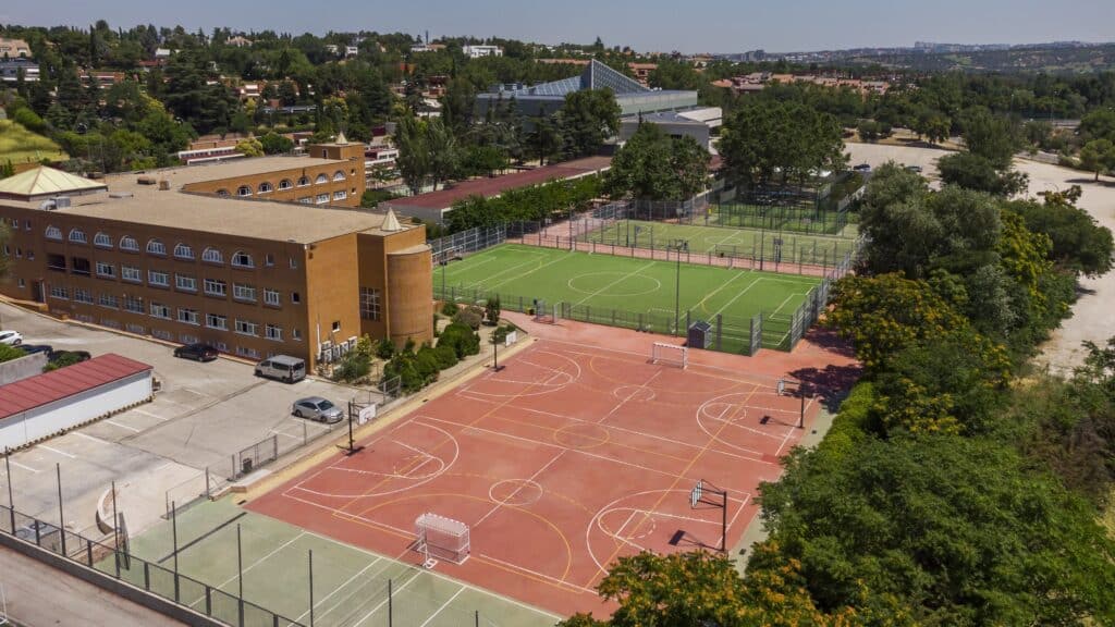 El Colegio Santa María de los Rosales: Destacado entre los 100 Mejores ... El Colegio Santa María de los Rosales: Destacado entre los 100 Mejores ...